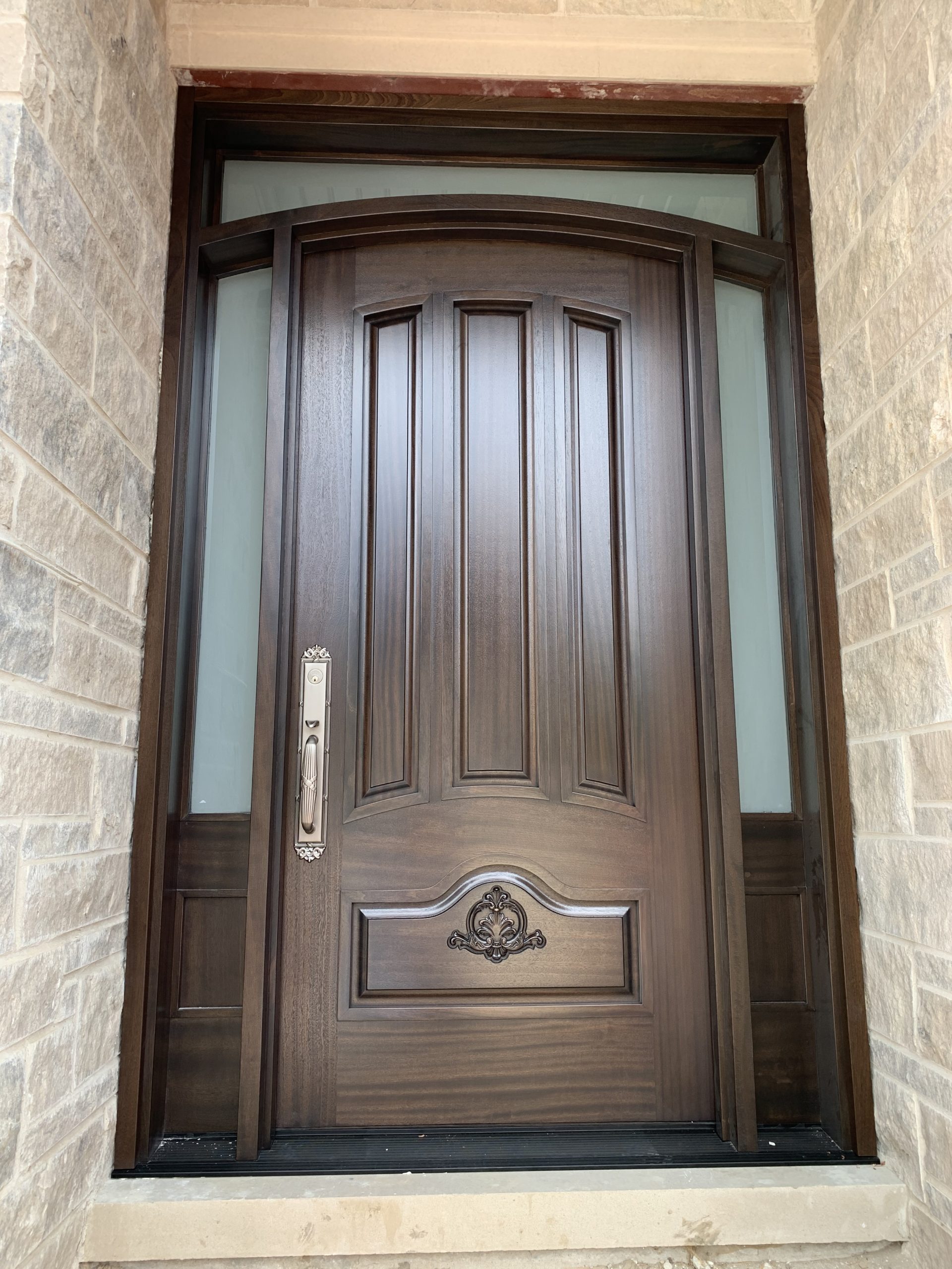 The History and Charm of Victorian-Style Exterior Doors
